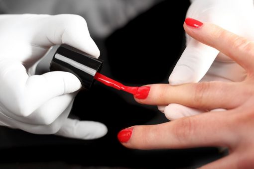 Gel vs Regular Manicures: Which One is Right for You?