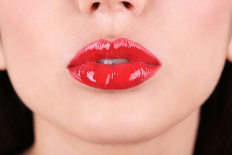 Spring And Summer Makeup Trends To Try This Year: 2020 Beauty Trends ...