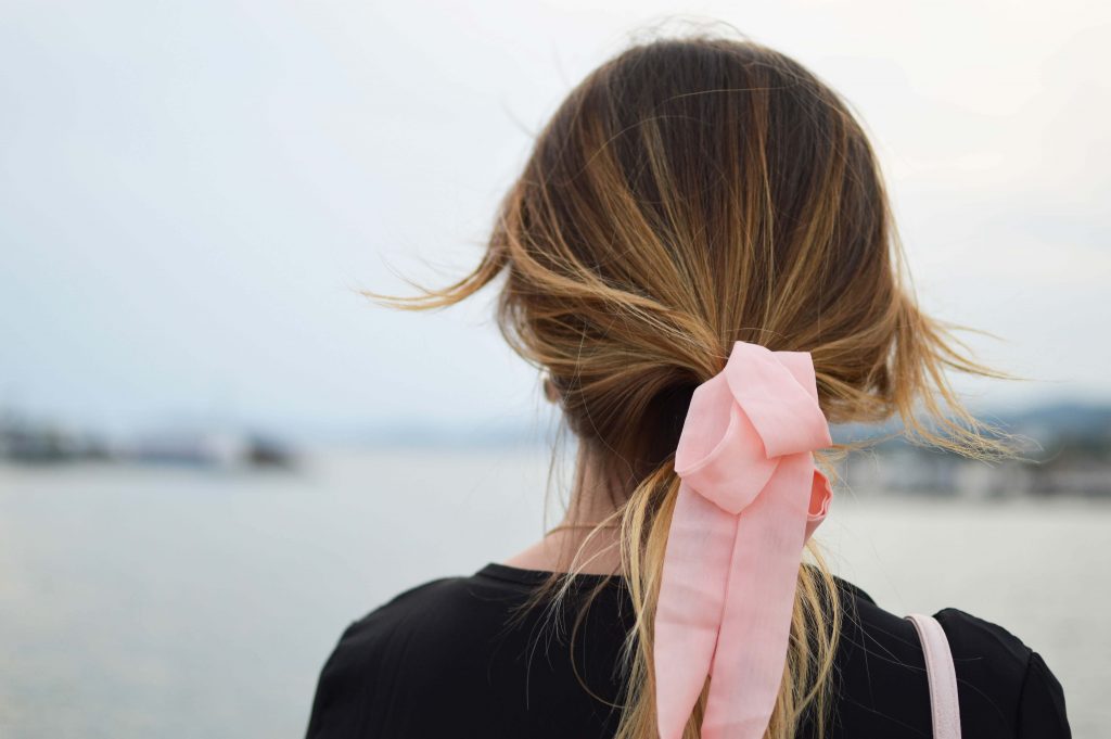 Check Out These Cute And Stylish Ways To Keep Hair Out Of Face ...