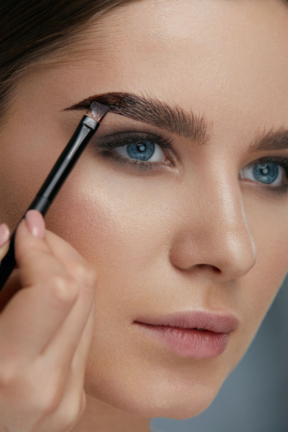 Makeup For Hooded Eyes: Pro Tips On Eyeshadow, Eyeliner, And More ...