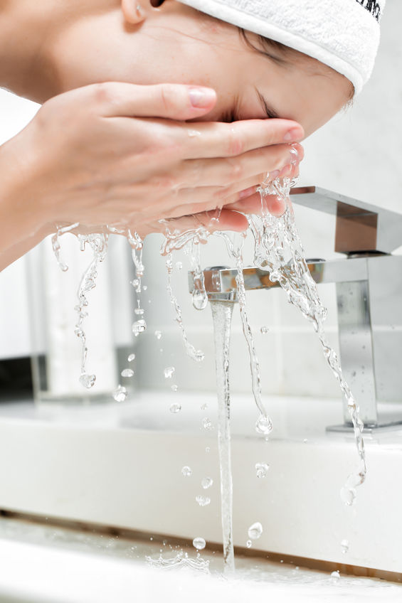 How To Remove Makeup The Right Way - Beverly Hills MD